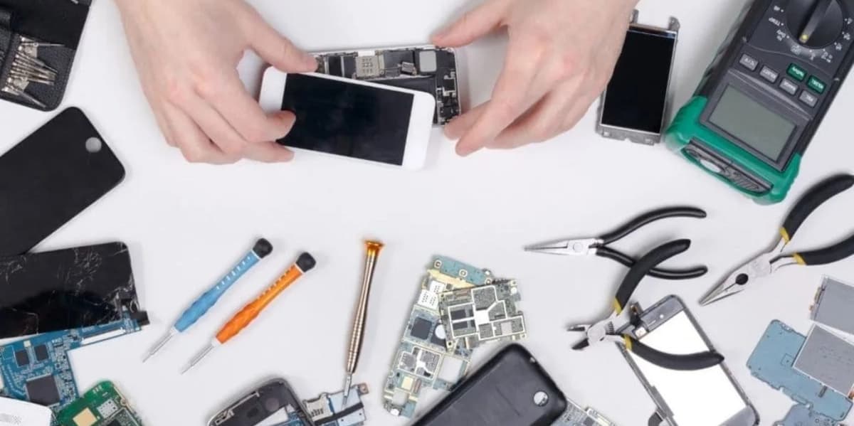 Why Is My Phone Screen Flickering? Here’s How to Fix It Fast